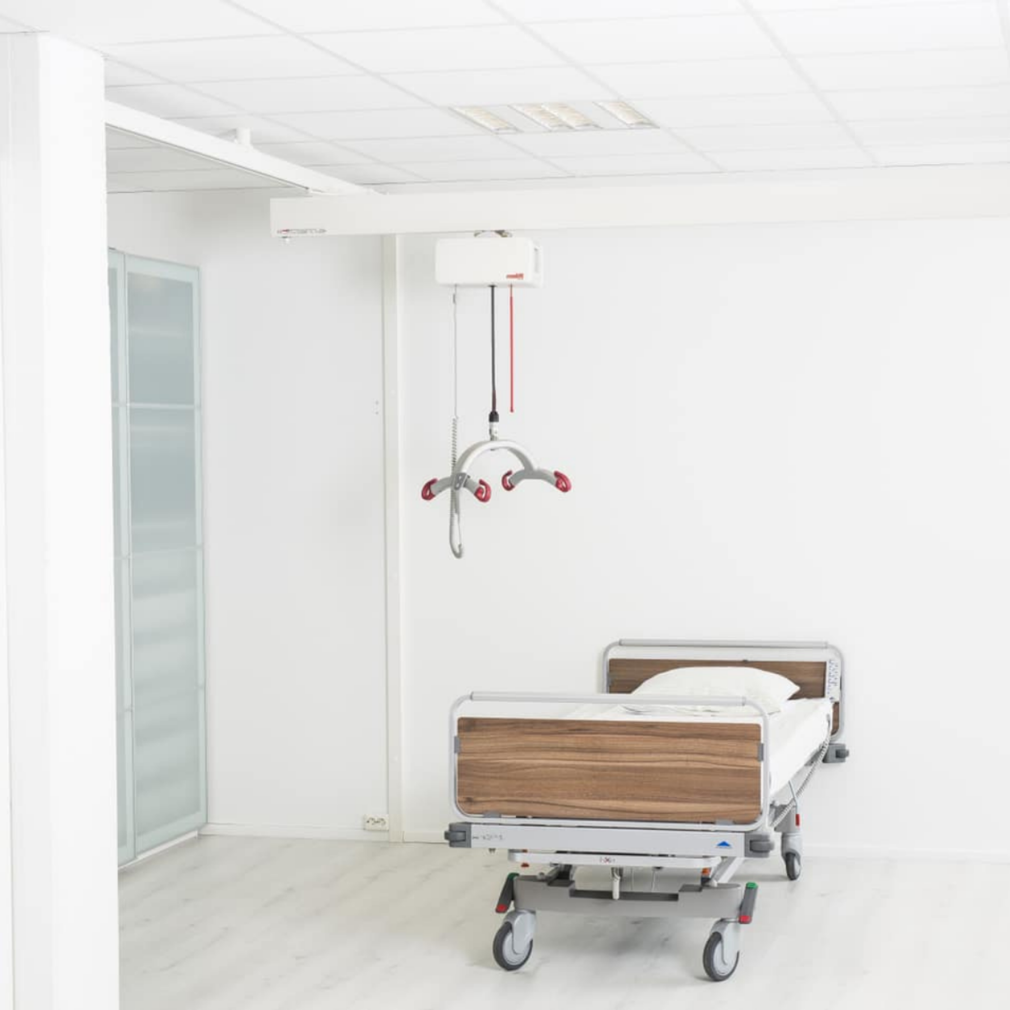 Molift Air 200 Ceiling Hoist: A Customisable Mobility Solution for ...